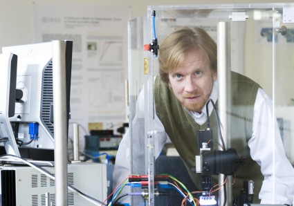 Video: Rise of the nanorobot, with Brad Nelson - Robohub