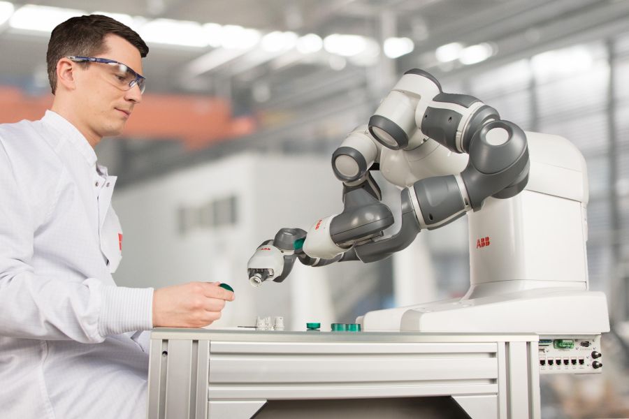 Collaborative robots and breaking down evolving risk assessment - Robohub